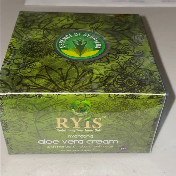 RYIS | Skincare | Ryis Hydrating Aloe Vera Cream | Poshmark